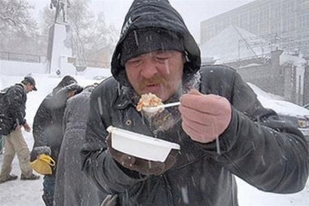 На дне: где живут и как выживают бомжи Днепра - 49000